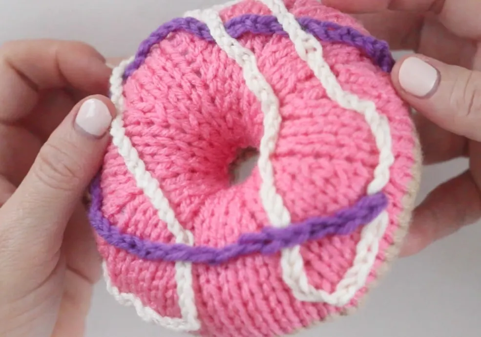 How to Knit a Donut Softie Toy Pattern - Studio Knit