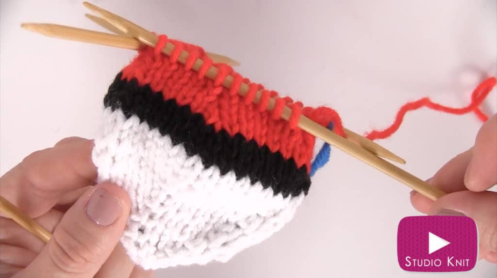 How to Knit a Ball (Poke Ball Pattern) - Studio Knit