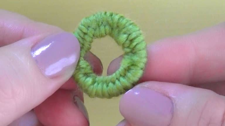 How to Craft Yarn Dorset Buttons - Studio Knit