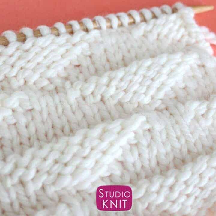 Pique Triangle Stitch Knitting Pattern for Beginners - Studio Knit