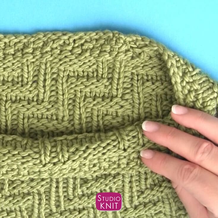 How to Knit a Scarf in Zigzag Pattern - Studio Knit