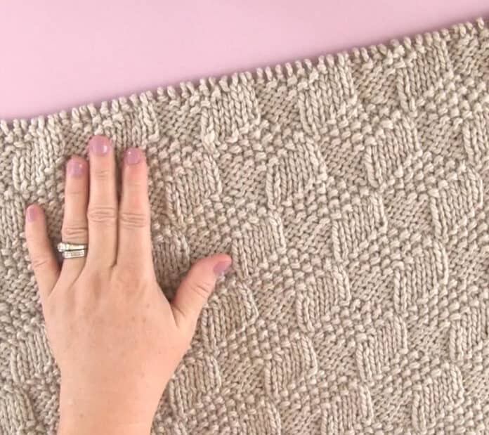 Knitted Blanket in Tumbling Blocks Pattern - Studio Knit