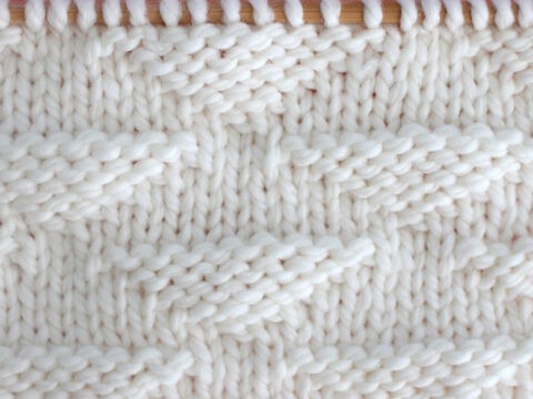 Large Stacked Triangle Stitch Knitting Pattern for Beginners - Studio Knit