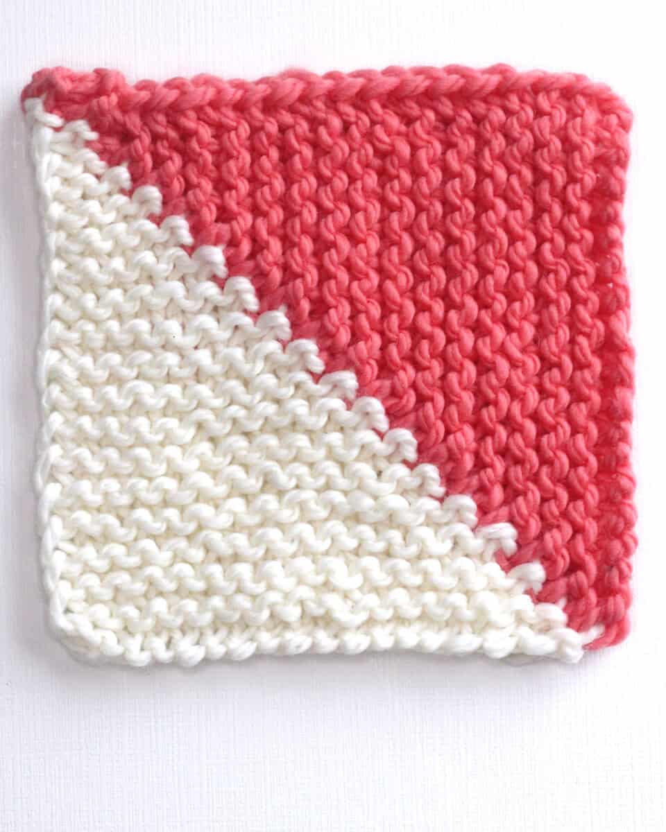 How to Knit 2-Color Mitered Square Half Triangles - Studio Knit